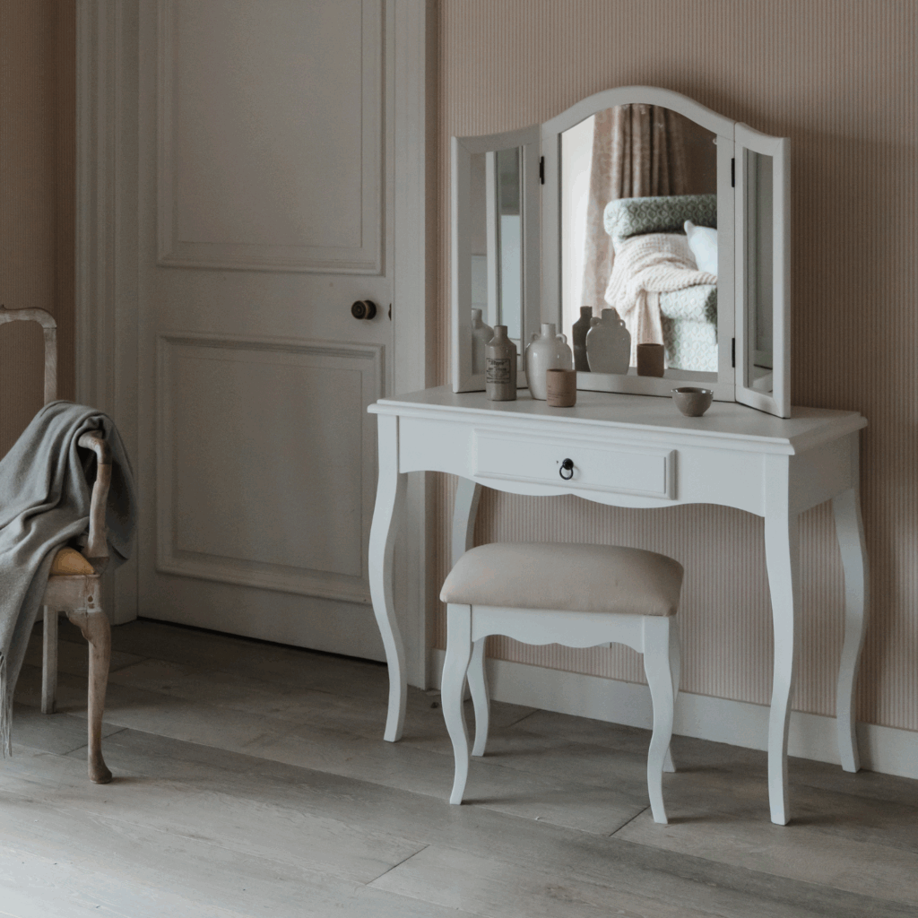 Romance White Dressing Table | furniture.co.uk
